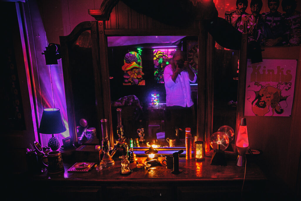 Where do you get high? Creating a vintage stoner lounge on a budget ...